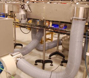 Transportador aspirado para botellas de plástico vacías - Traktech